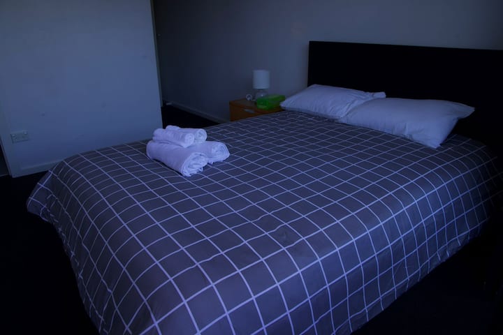 Townhouse Getaway - Cranbourne