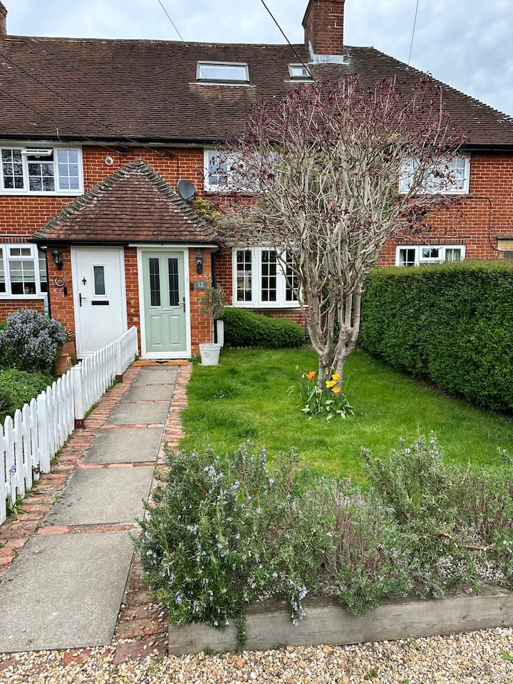 Beautiful Country Home, Garden And Ev Charging - Alton