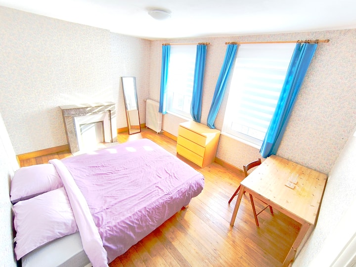 Chambre Centre Ville Spacieuse, Grand Lit & Douche - Saint-Quentin
