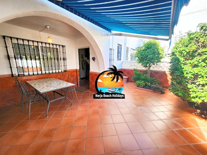Adosado Tradicional De 3 Dormitorios - Nerja