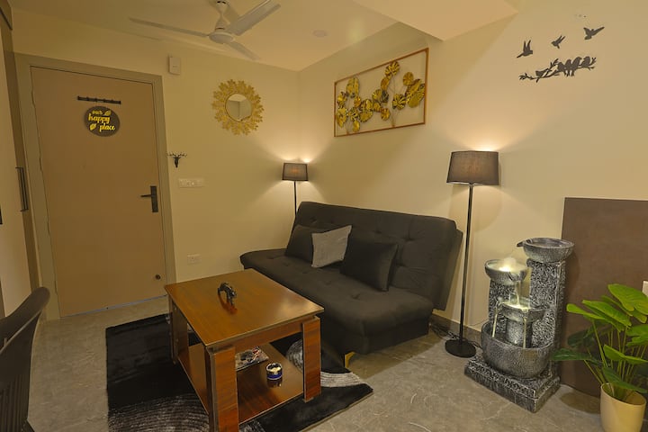 Suite 2 Stay: Jacuzzi | Projector | Near 32 Avenue - グルガーオン