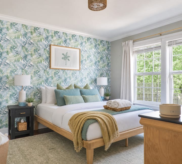 Luxe Sage 2b | King Bed | Noda + Uptown + Stadiums - Charlotte