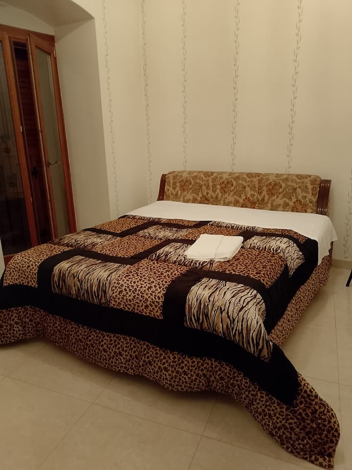 Camera Rosy: Un Caloroso Soggiorno! - Corato