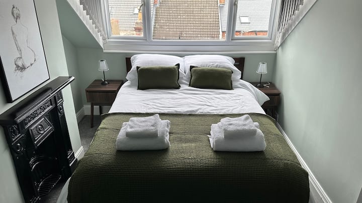 Stylish Loft Near Beach / King Bed / Smart Tv - Redcar