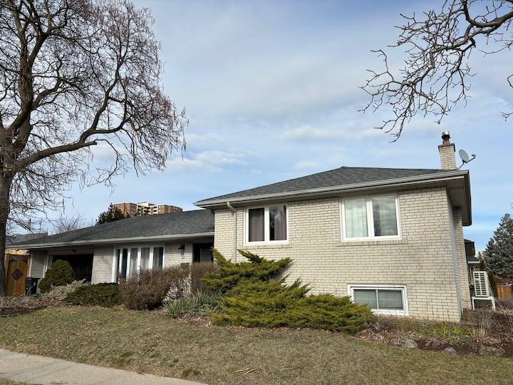 Cozy 2-bedroom Basement Near Airport 1free Parking - Toronto