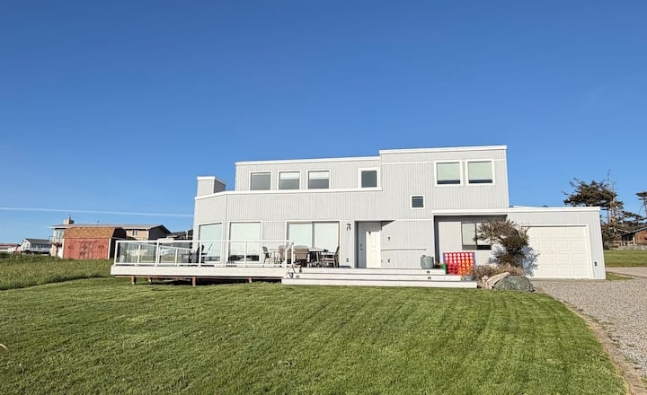 Private Pool Retreat Near Coupeville - Coupeville, WA