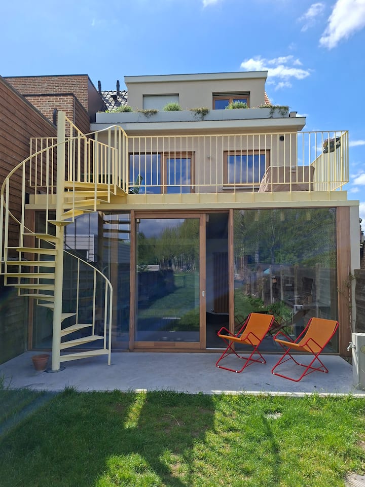 Zonnige Bel Etage - Boom