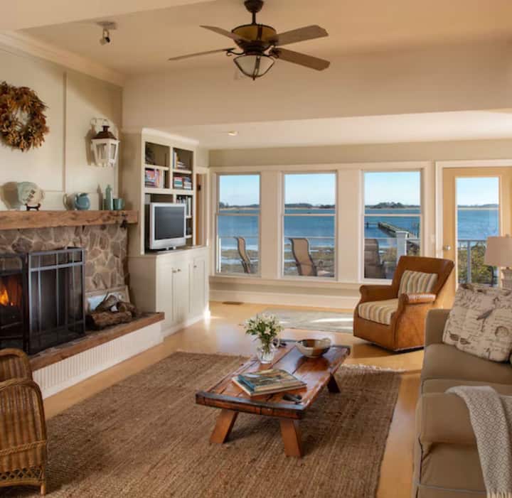 Waterfront 5 Star: Ponies! - Chincoteague, VA