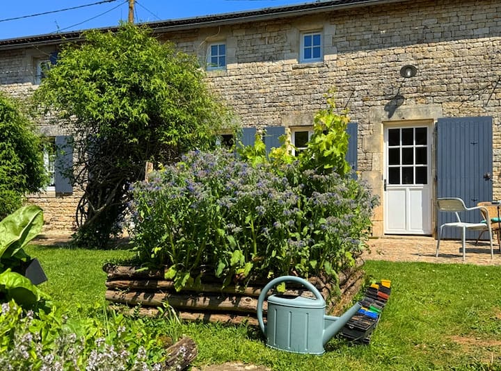 Gîte 5 Places 85m2, Construction Pierre - Melle, France