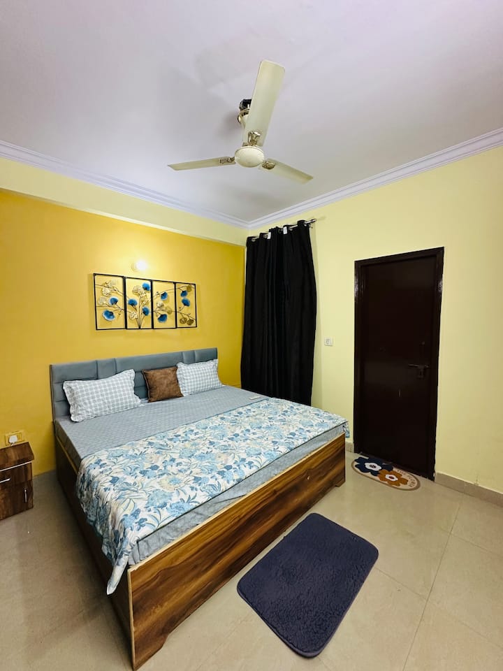 The Suite Escape 2 | 7-minutes Drive To Taj Mahal - Agra