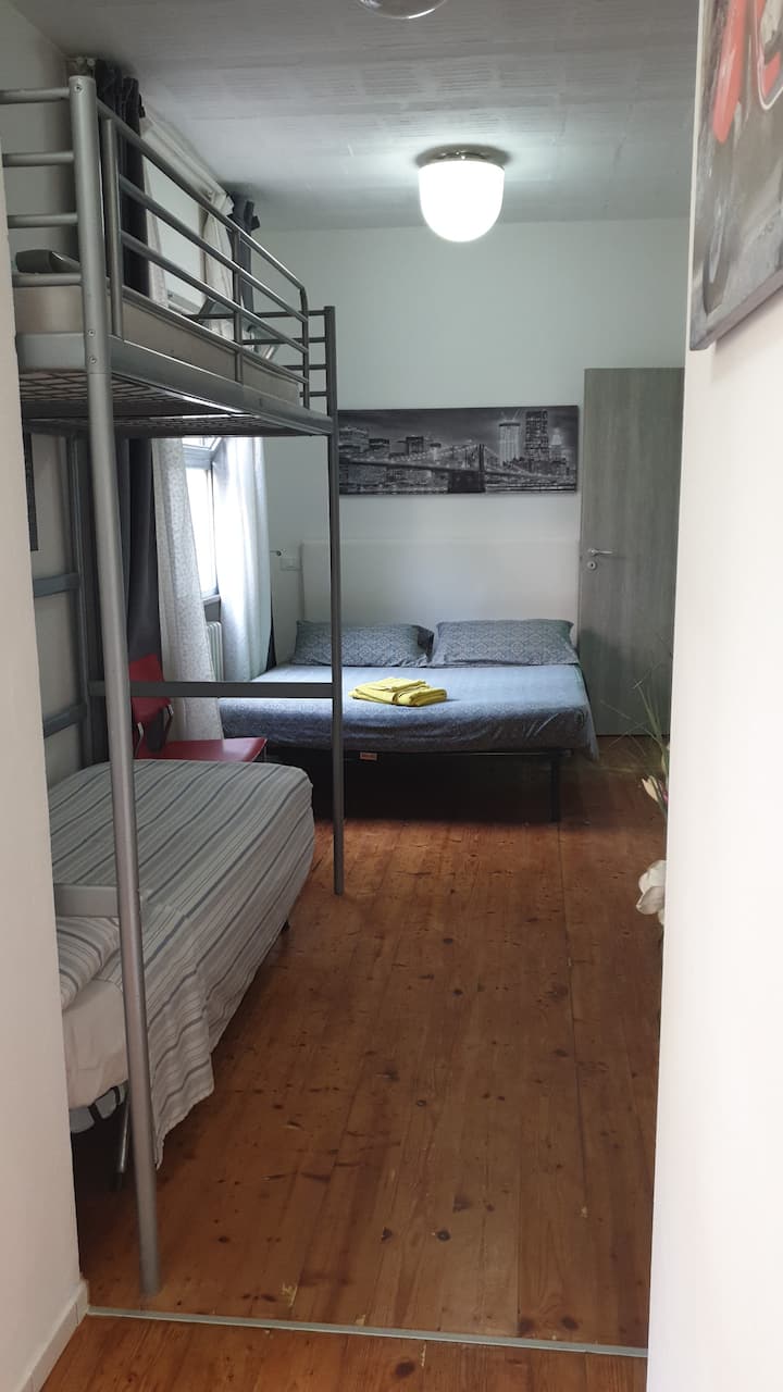 Stanza Sotto Il Cielo Di Ravenna - Ravenna