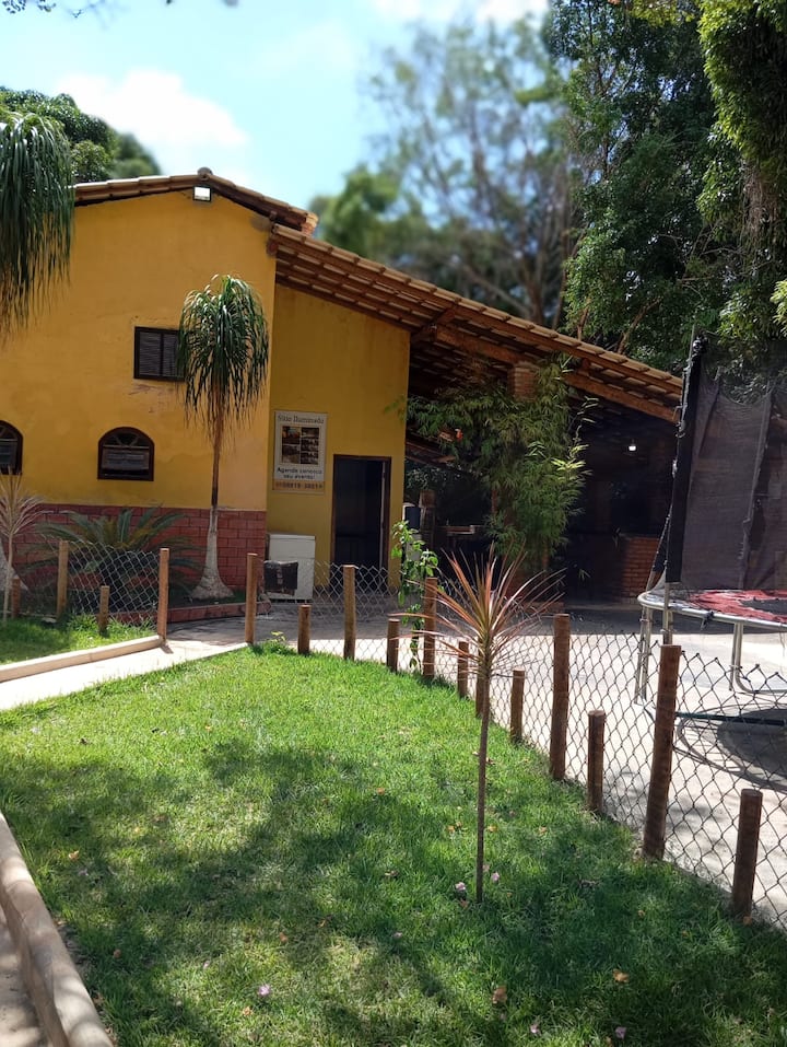 Sitio Com Acomodação Para At 40 Pessoas - Esmeraldas