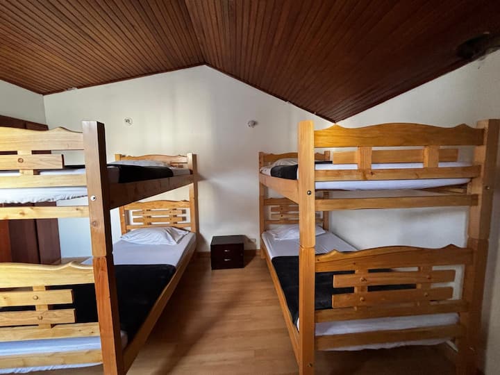Casa Cómoda Y Completa - Cota