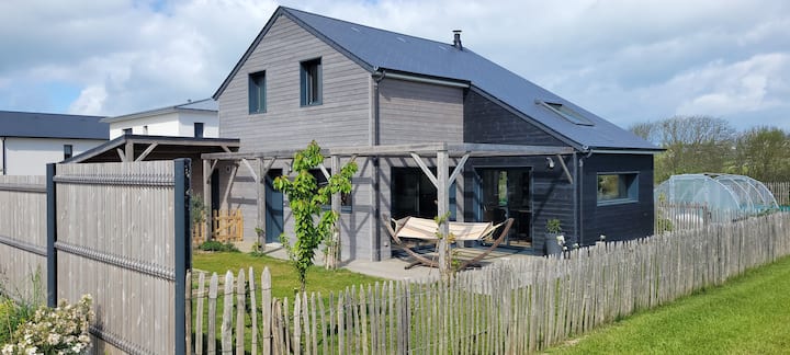 Maison En Bois, Cosy, à 800m De La Plage - Granville