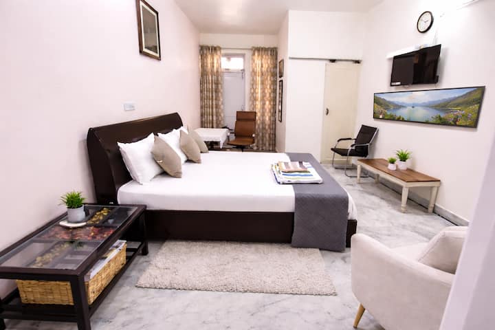 303-9ground Floor 3 Guests_2min Sarvodaya-sector15 - Faridabad