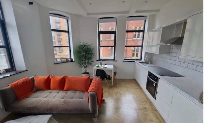 Trendy Apartment In Great Location - Leeds
