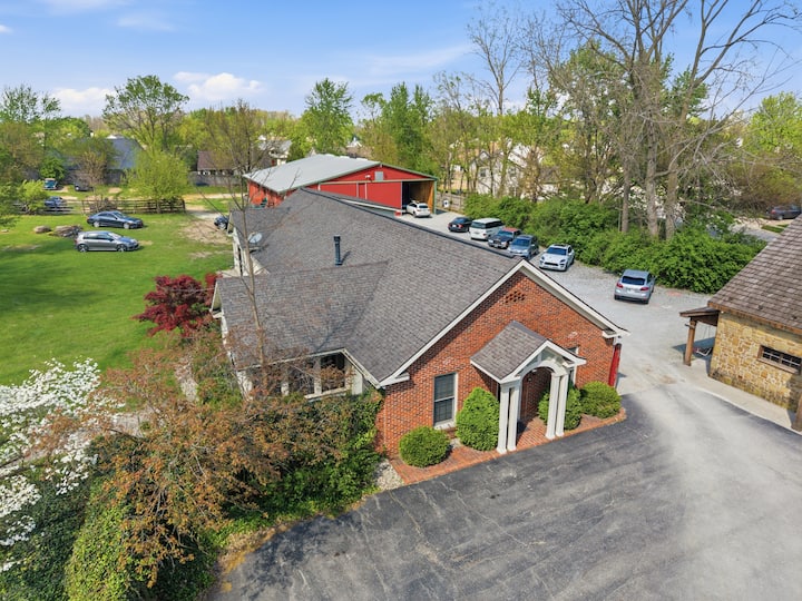 Hoffman Manor | Sleeps 25+| Grand Park! - Fishers, IN