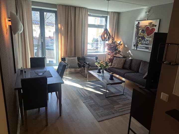 Veldig Sentral, Komplett, Nyoppusset, Lett Adkomst - Oslo