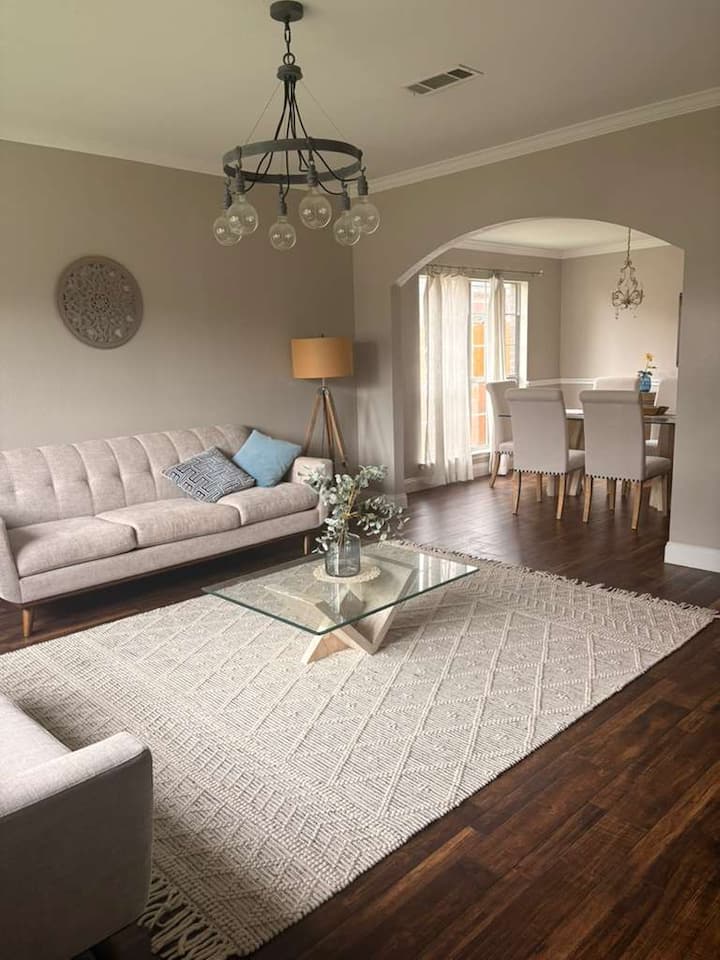 The Texas Charm Only 20 Min From Dallas - Cedar Hill, TX
