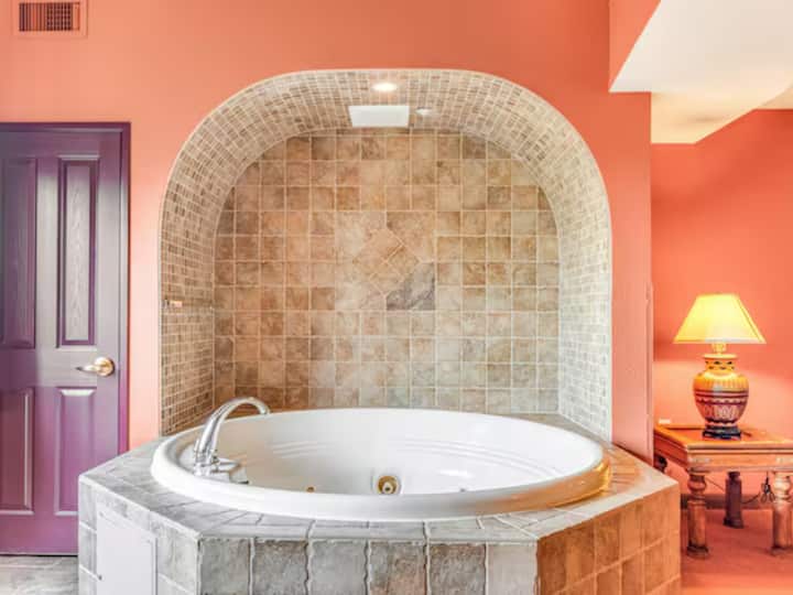 Riverbend Escape | Jacuzzi -Sleep 14 Fam Friendly! - Wisconsin