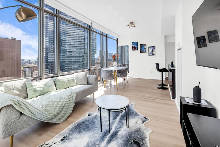 Spacious 2br+ba Floor-to-ceiling Toronto Views -