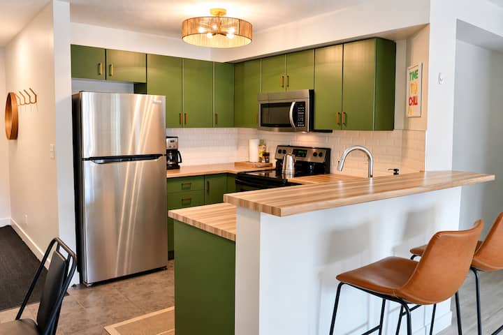 Sundrift Corner Suite W/pool-near Beach & Ski Hill - Invermere