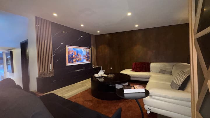 Villa Rossa • Private Villa • Zone 4 • Breakfast - Abidjan