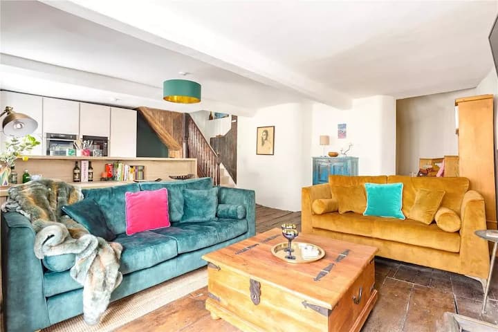 17th-century Grade Ii Apartment | Heart Of
Tetbury - Tetbury