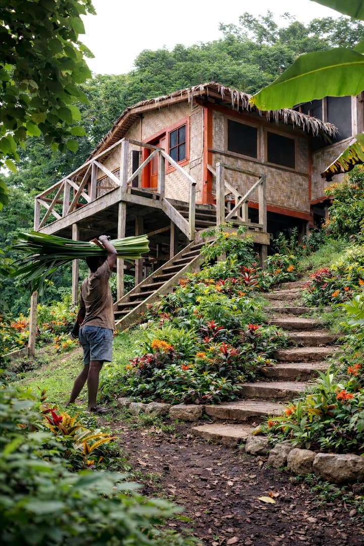 Aore Treehouse Cabin | Ocean Views & Off-grid Stay - Vanuatu