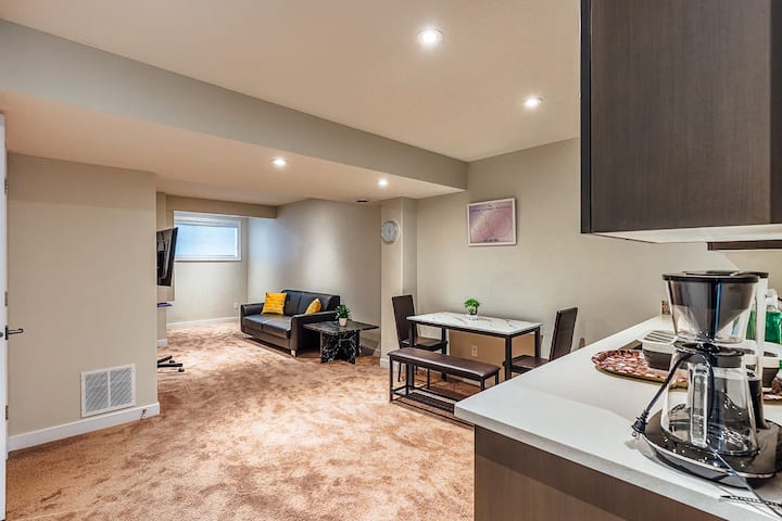 Juliet’s Elegant Guesthouse - Edmonton