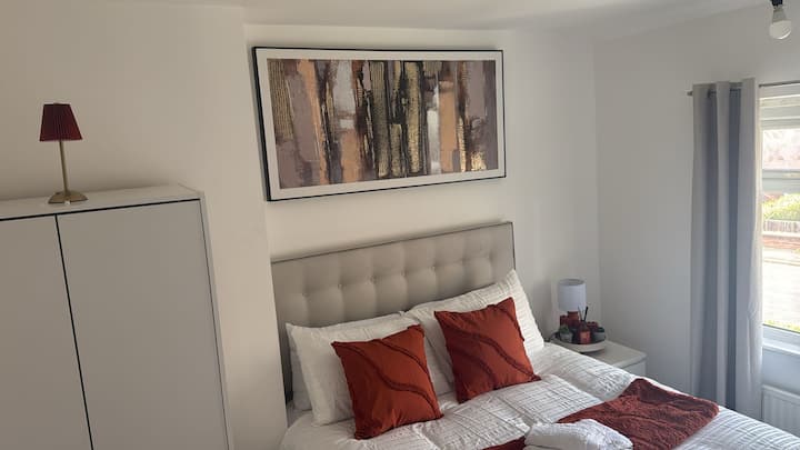 Copper Suite| Private Room In Shared Home - Glossop
