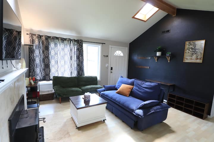 Cozy Family Stay Near Seattle |
Game Room + Yard - Lynnwood, WA