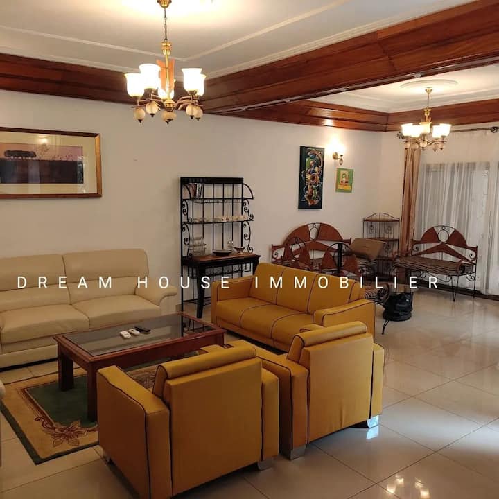 Chambre à Yaoundé Meublé - Yaounde
