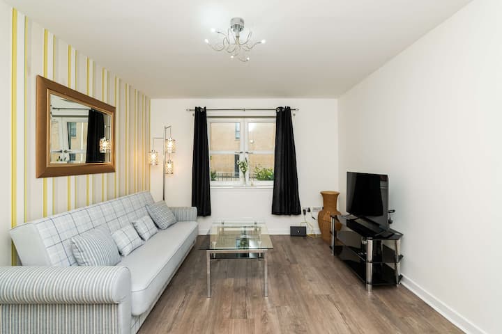 Spacious House 3br Sleeps 6 | Free Parking | Wi-fi - Aberdeen