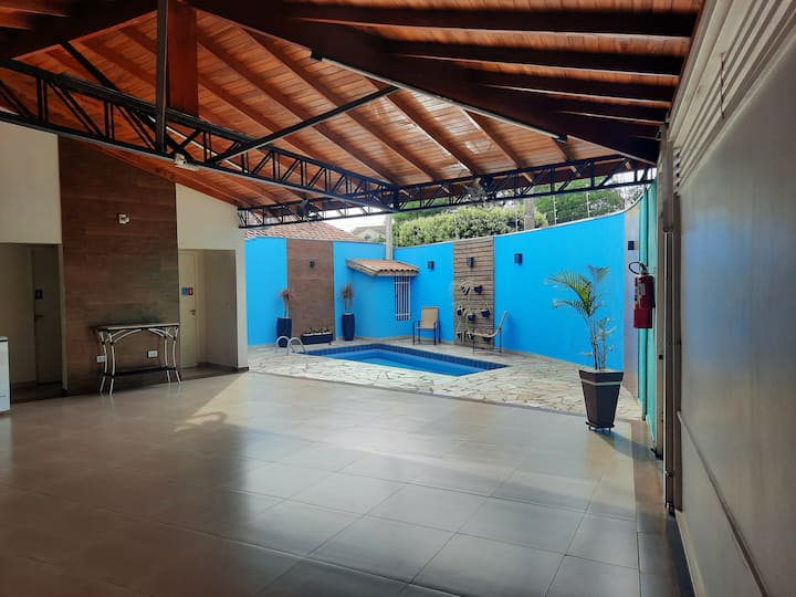 Ampla áRea De Lazer Com Piscina,  Para Pernoite. - Lins