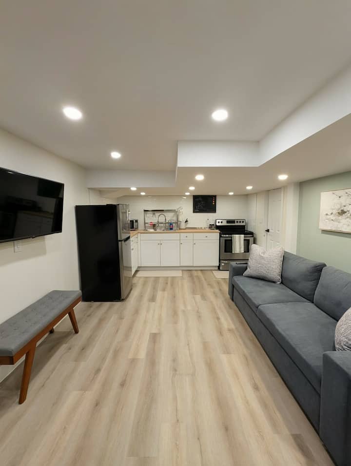 Niagara Falls Hideaway – Sleeps 4, 8 Min To Falls - Niagara Falls