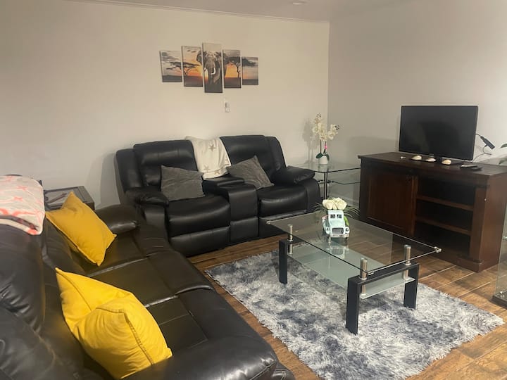Private Cozy Apartment Near Nyc -Ewr W/ Backyard - Staten Island, NY