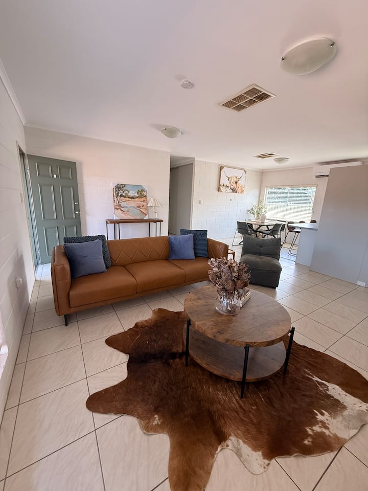 4br Home | Secure Parking For Crews + Families - Mount Isa