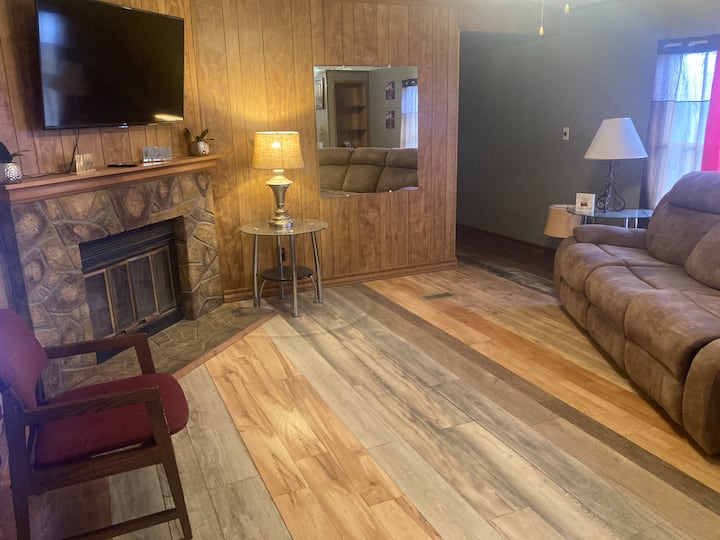 Spacious And Cozy Mobile Home - Alamogordo, NM