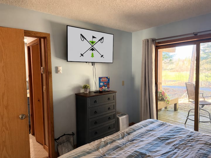 New Listing With New Updates Sleeps 4. - Michigan