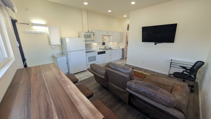 Relaxing One Bed Apartment In Convenient Location - Cheyenne, WY