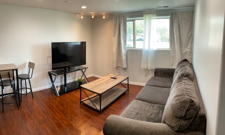 Cozy Quiet Basement Apartment In Layton - Layton, UT