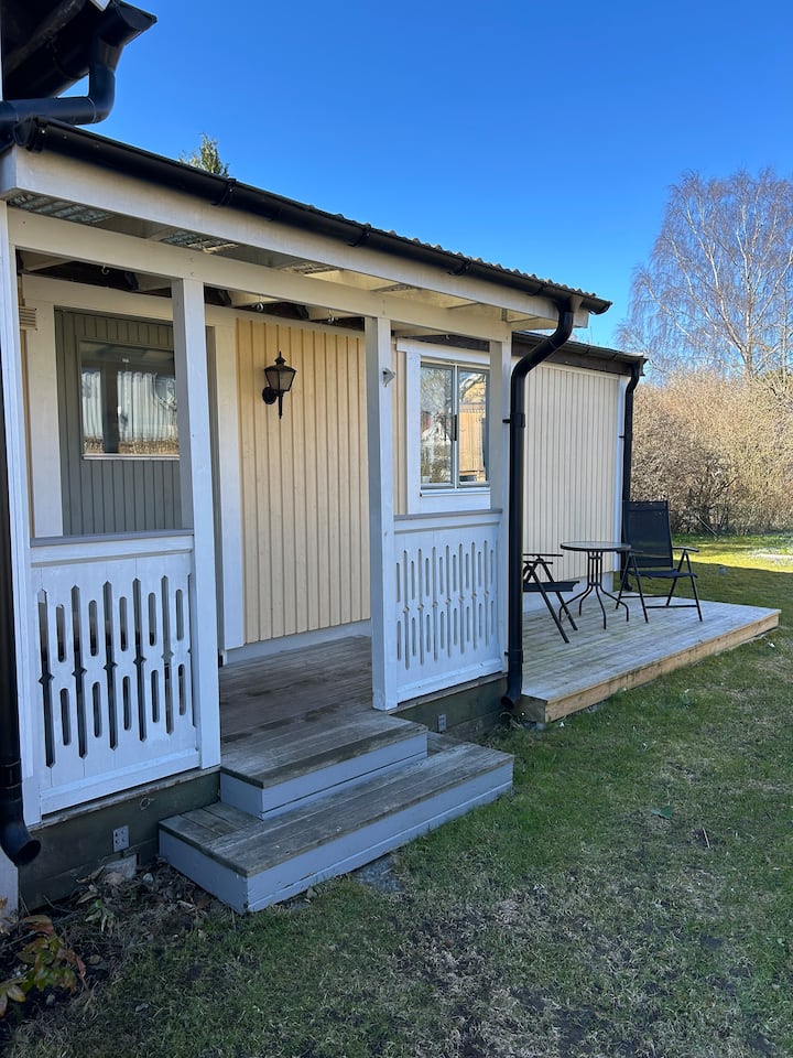 Mysig Gäststuga I Lugnt Villaområde I öStra Visby. - Visby