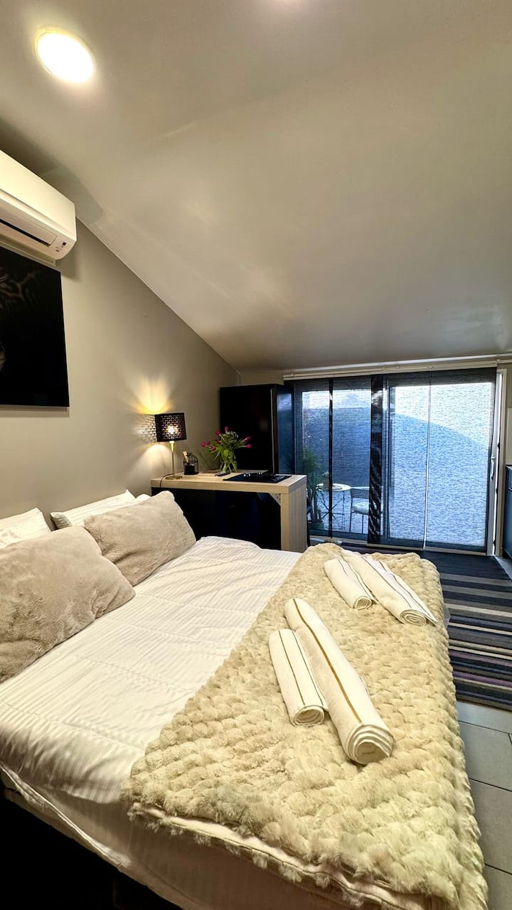 Le Nid D’avignon Studio Climatisé Avec Cour Privée - Villeneuve-lès-Avignon