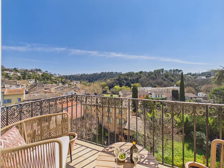 Sun-drenched Penthouse In Valbonne Village - Valbonne
