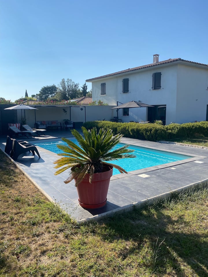 Maison 5 Pièces, Cuisine éQuipée, 3 Chambres Dispo - Aix-en-Provence