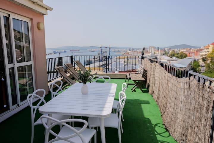 The Rooftop Hideaway | Sea Views & Rooftop Terrace - Gibraltar