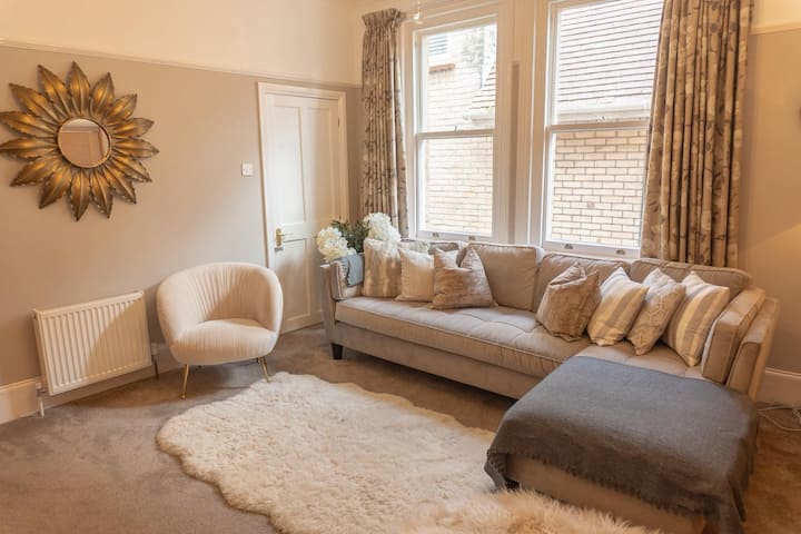 Old Overcliff Hotel: Luxury 5br Villa | Spa&cinema - Bournemouth