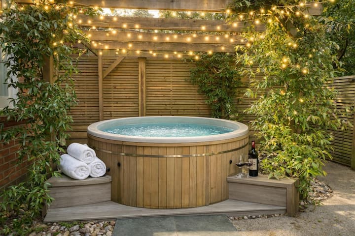 Luxury 5 Bed Beach House With Hot Tub & Cinema - 도싯