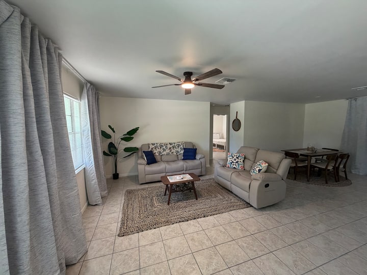 Beach? Fish? Snowbird? Relax? Fenced In Back Yard! - Sebastian, FL